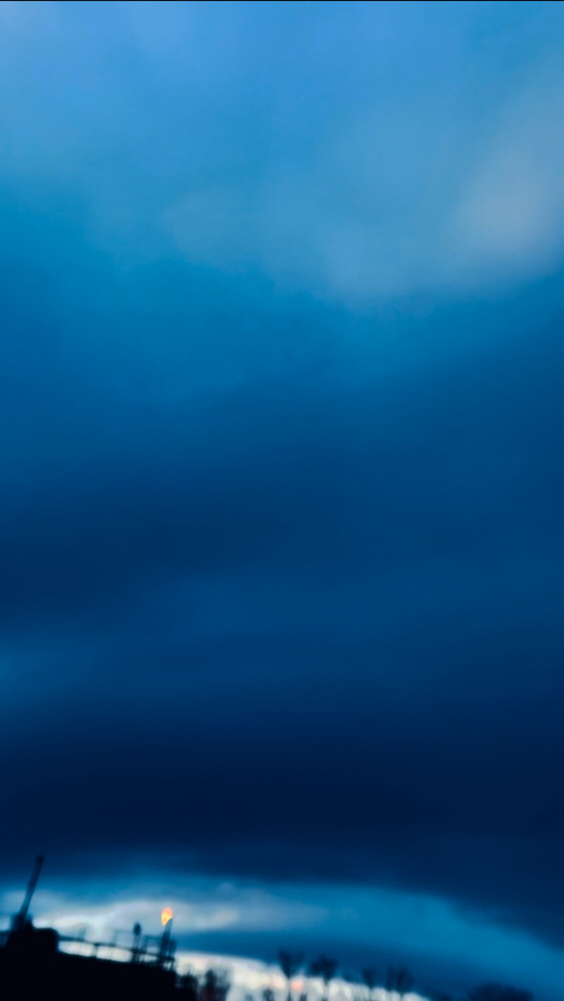 インスタ動画紹介「Blue Cloudy Sky」 - novalue - 自分らしさで彩るメディア